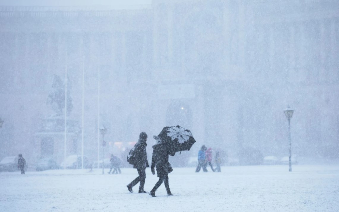 Snowstorms threaten Europe - Weather NEWS